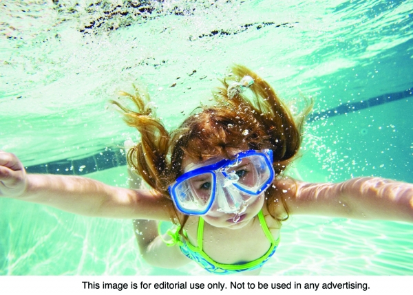Prevent Burning, Red Eyes While Swimming | Editorial Service ...